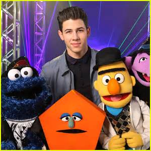 Nick Jonas Sings ‘check That Shape On ‘sesame Street Watch Nick