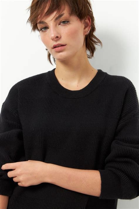 Sweater Sinnead — Piece Of Cake