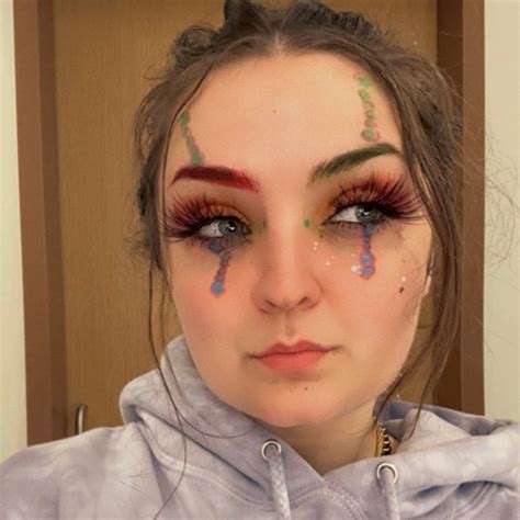 𝕧𝕒𝕟𝕖𝕤𝕤𝕒☽༓･ ˚⁺‧͙ Vnssncllggns Snapchat Stories Spotlight And Lenses