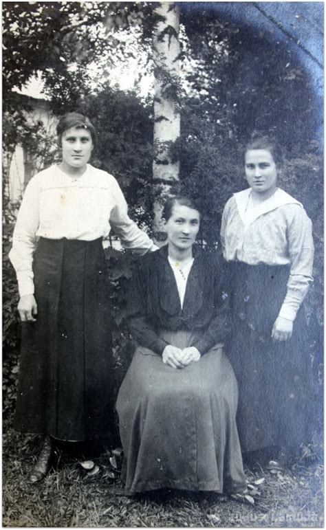 Zudusī Latvija Māte Un Meitas