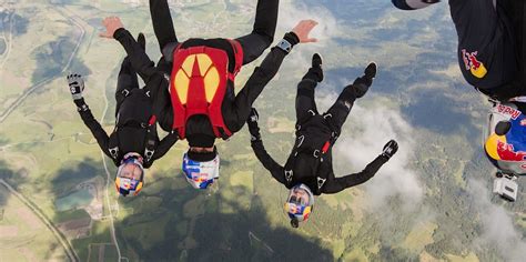 Darum Sind Die ‚red Bull‘ Skydiver In Landshut Fplz