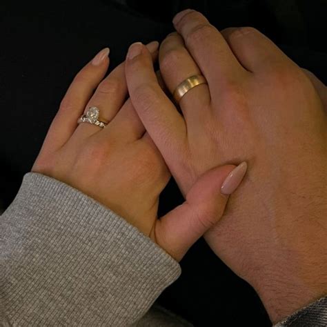 Pin By Inesmaria On Ringsss Wedding Ring Hand Engagement Wedding