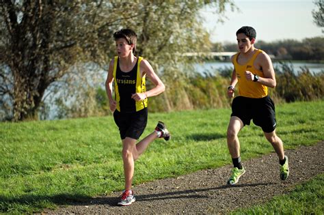 무료 이미지 소녀 호수 소년 운영 휴양 유럽 높은 조깅 달리는 사람 금연 건강 증진 협회 교차로 경주 경쟁 네덜란드 엠 학교 주자 후진