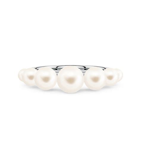 Graduated Freshwater Pearl Ring