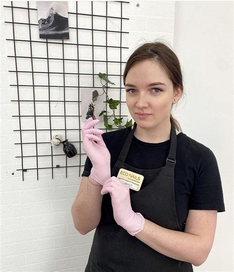 Pin By Samuel Clifford On Medical Female Dentist Beautiful Nurse Dentist