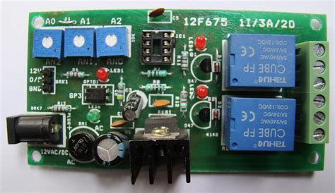 pic12f675 pic microcontroller development board with 2 relays and 3