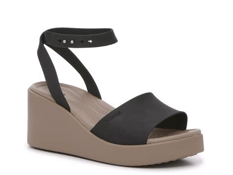 Crocs Brooklyn Wedge Sandal At Hamilton Place In Chattanooga Tn