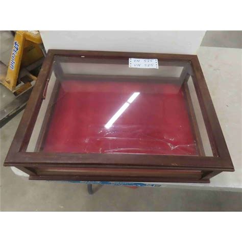 Display Case With Hinged Lid 6 X 18 X 23 Top Glass Is Cracked