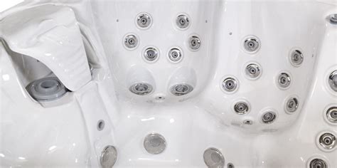 Discovery Saturn Spas