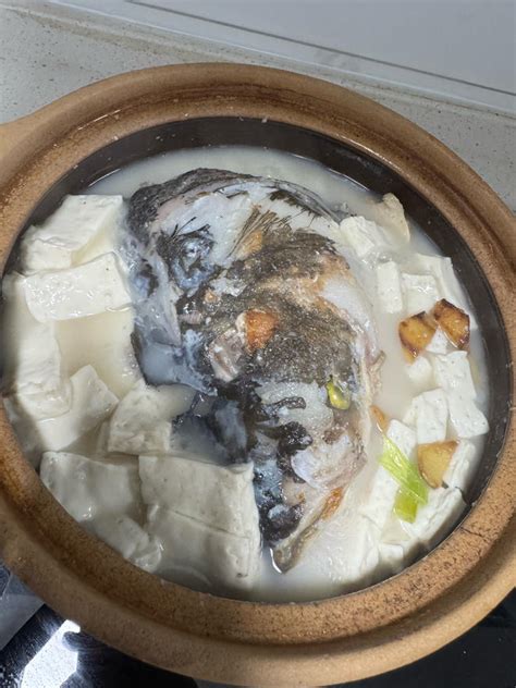 【鱼头豆腐汤的做法步骤图，鱼头豆腐汤怎么做好吃】amy Is Best下厨房