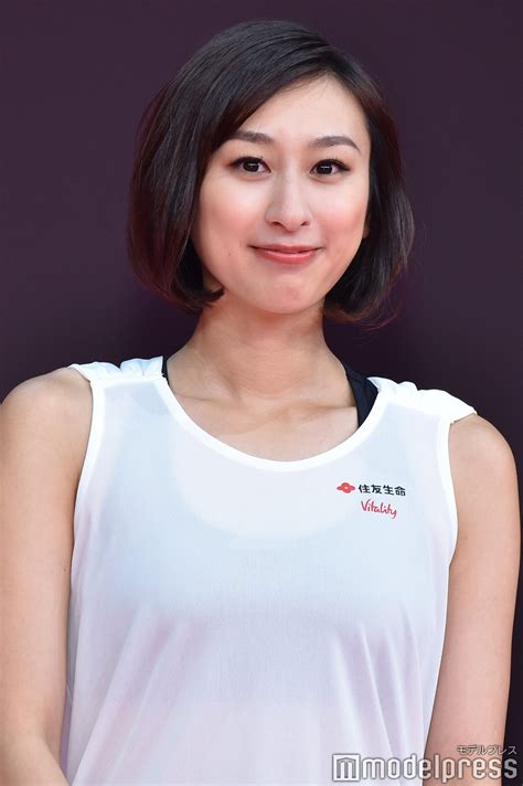 画像1419 浅田舞、真っ赤なビキニ姿で美ボディ披露「背筋きれい」「見惚れる」 モデルプレス