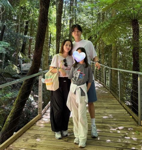 한혜진기성용 부부 호주서 달콤한 휴가 훌쩍 큰 딸 시온 양과 ‘행복 미소 네이트 판