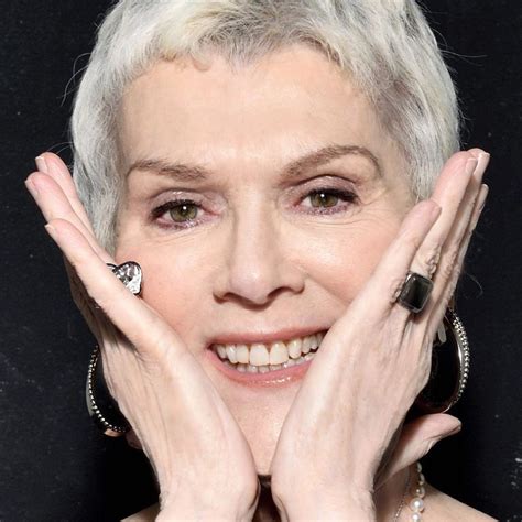 Una Vita Cento Vite Il Docufilm Su Caterina Caselli Italianiit