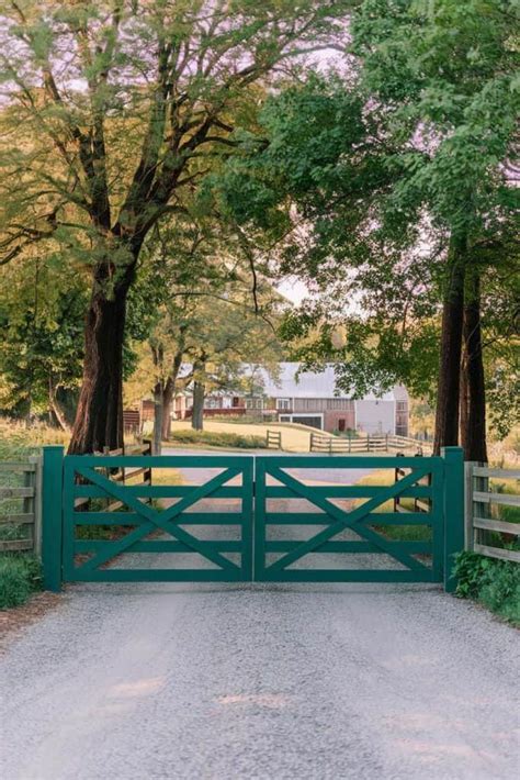 Ranch Driveway Entrance Landscaping Ideas