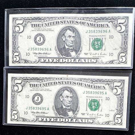 1995 Series 5 Dollar Federal Reserve Notes With Consecutive Serial