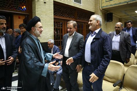 دیدار مسعود پزشکیان و سیدمحمد خاتمی در یک مراسم ختم تصاویر اطلاعات آنلاین