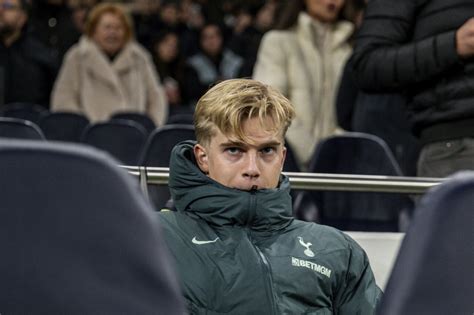 Lucas Bergvall Opens Up Playing As A Number 6 For Tottenham Hotspur Spurs Web