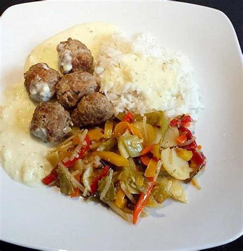 Riža Sa Povrćem I ćuftama — Domaći Recepti