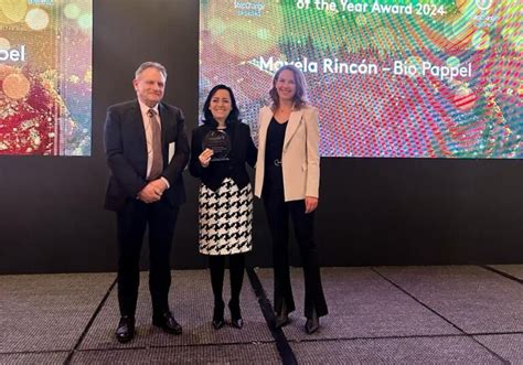 Recibe Mayela Rincón De Bio Pappel Distinción Mujer Del Año” En La