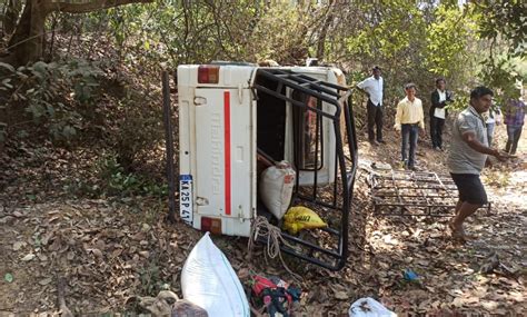 Joida ವಾಹನ ಅಪಘಾತ ಓರ್ವ ಸಾವು ಹತ್ತು ಜನರಿಗೆ ಗಾಯ