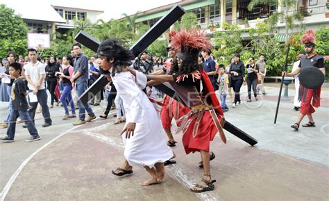 Jalan Salib Paskah Antara Foto