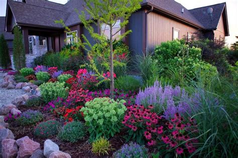 25 Flower Garden Designs That Will Make Your Neighbors Jealous