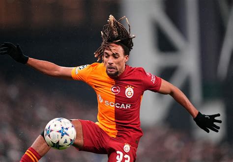 Sacha Boey Manchester United Arsenal Transfer Latest