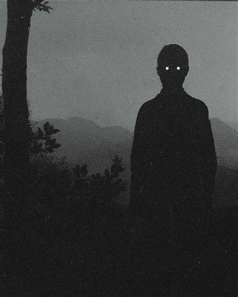 𝙝𝙤𝙧𝙧𝙤𝙧 Scary Photos Shadow People Creepy Images