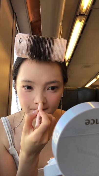 기차에서 화장하기 Youtube