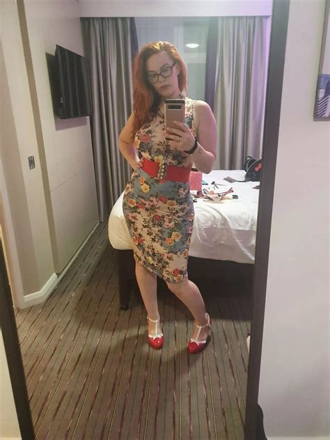 Model Was So Poo Shy She Held It In For Two Weeks Then Passed Out