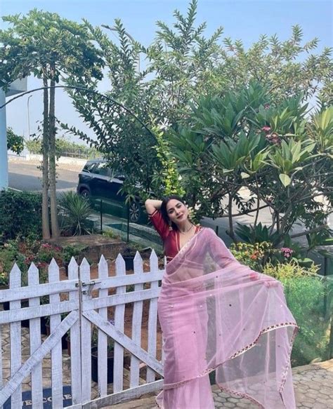 Pin En بريتا Poses Cultura