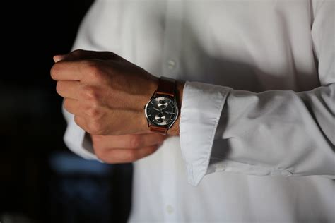 Imagen Gratis Tiempo Precisión Reloj De Pulsera Hombre Adentro