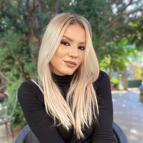 Andreea Prv Andreeaaaprv On Threads