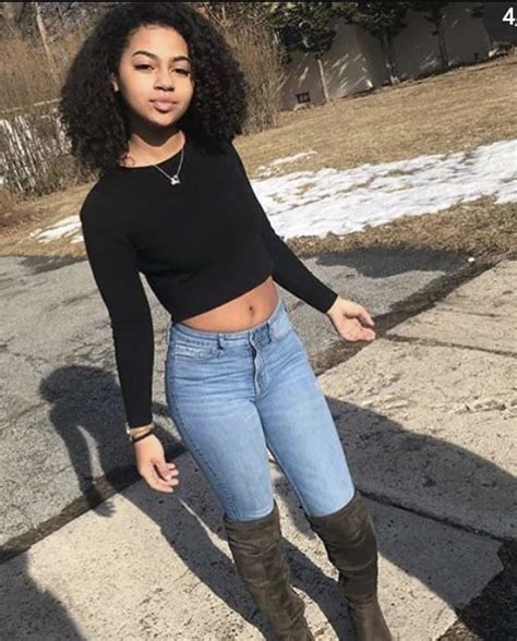 Light Skin Outfits Girl Casual Street Cropped Knit Top Boots Heels