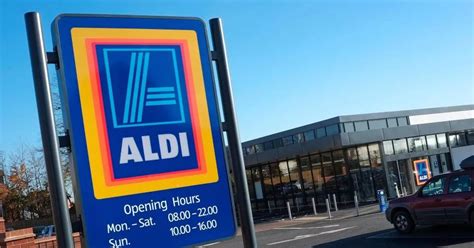 Aldi Are Selling Posh Prosecco From Their Lot Series For Seriously