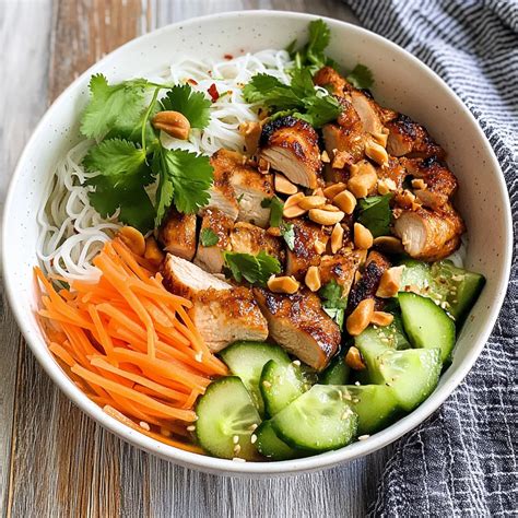 Vietnamese Noodle Bowl With Chicken