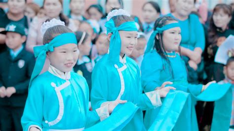 ХүрэлээХАну ҮжинУлаан бүч Зуун зууны ерөөл Hurelee Anu Ujin Ulaan Buch Zuun Zuunii Yrool