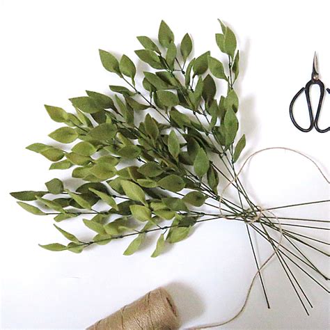 Single Greenery Stem Small Leaves The Tsubaki