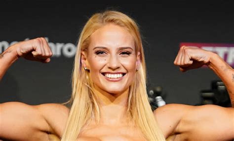 Boxermodel Ebanie Bridges Shares Bathing Suit Video On Social Media