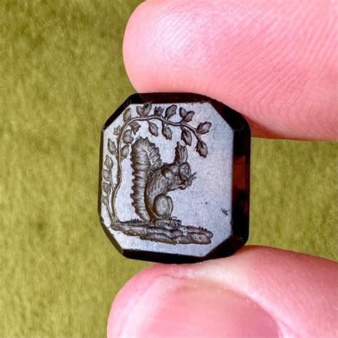 Squirrel Nutkin Bauble Magpie