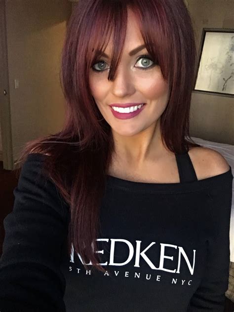 Jennifer Combs At Jennifer Combs At Wild Hair Company