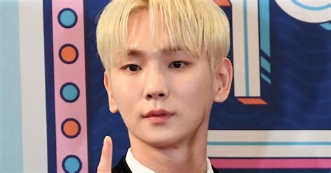 포토 키 아이돌 포즈