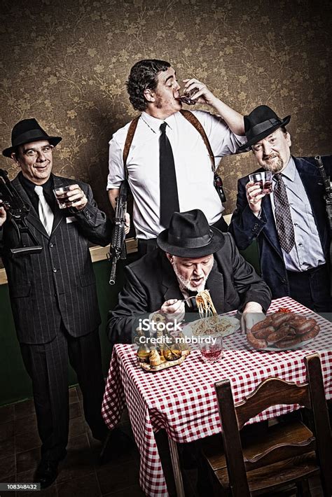Mafia Chef Mit Söhne Stockfoto Und Mehr Bilder Von Bande Bande Mafia
