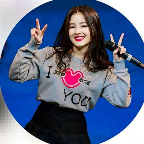 𝑎𝑛𝑖𝑚𝑦 𝑙𝑜𝑣𝑒𝑟𝑠 Youtube