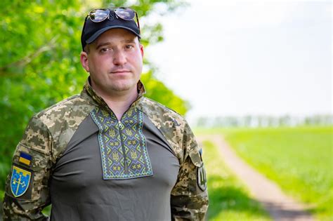 Українські військові у вишиванках фото дня Львівський портал