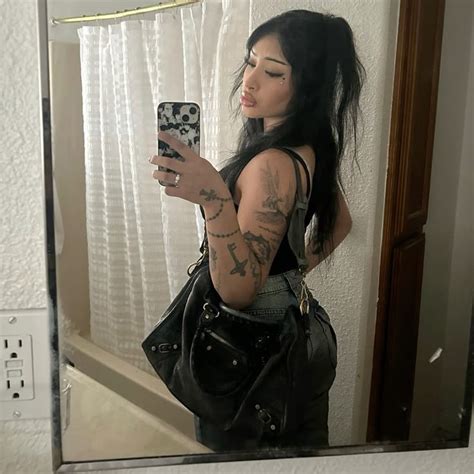 Pin On Ii In 2024 Pretty Selfies Hot Body Women Pretty People