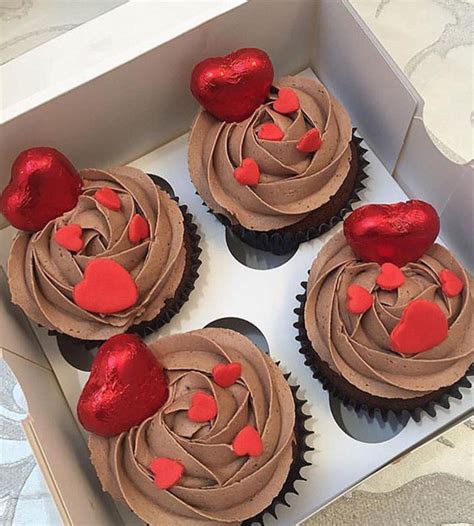 30 Cute Valentines Day Cupcakes Big And Small Red Hearts