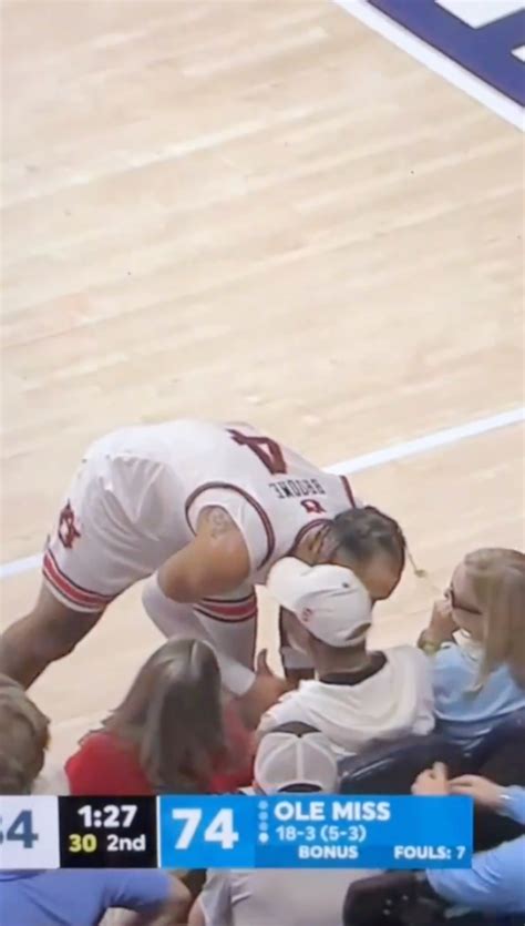 Ncaa 球員遭摩根費里曼拉球衣怒甩開 Cool Style 潮流生活網