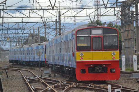 Mengenal Kereta Rel Listrik Jr East Seri E217