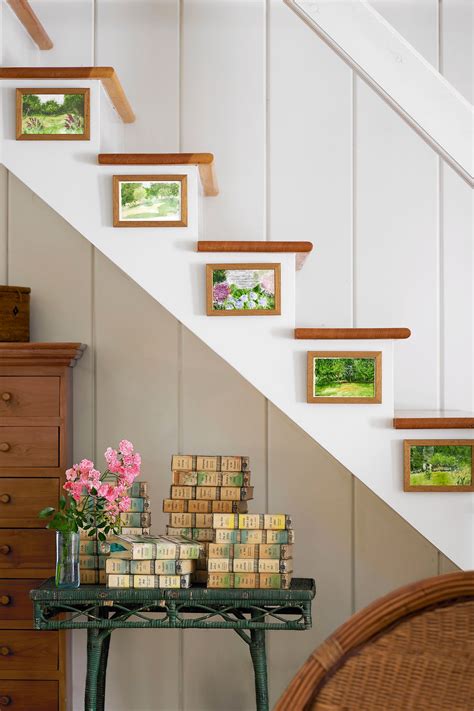 Modern Staircase Decorating Ideas